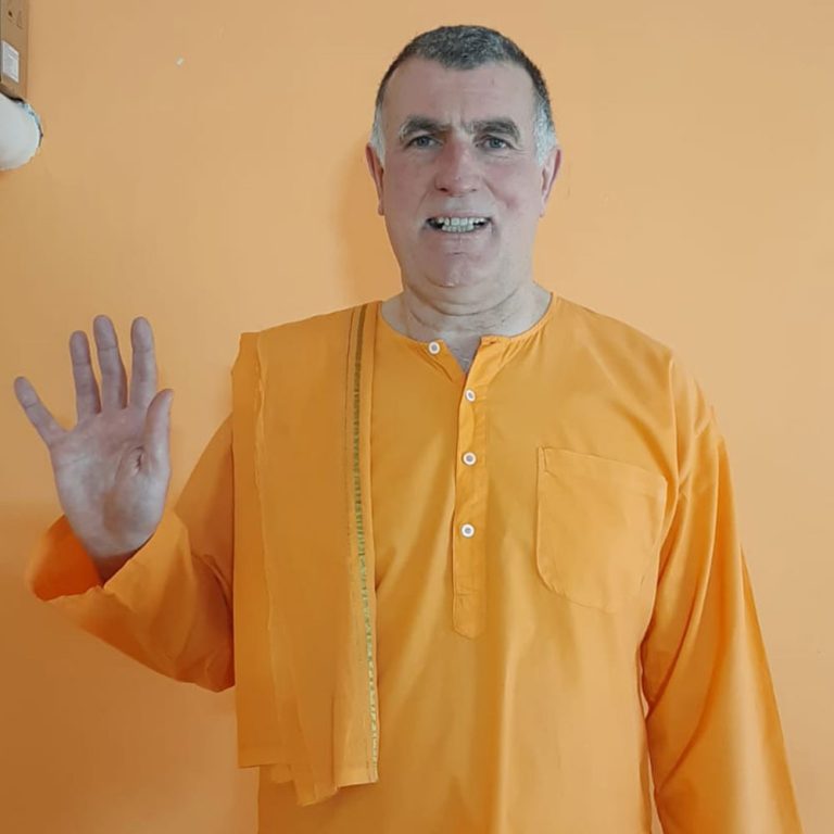 Swami Krishnananda - Clases de Yoga Online